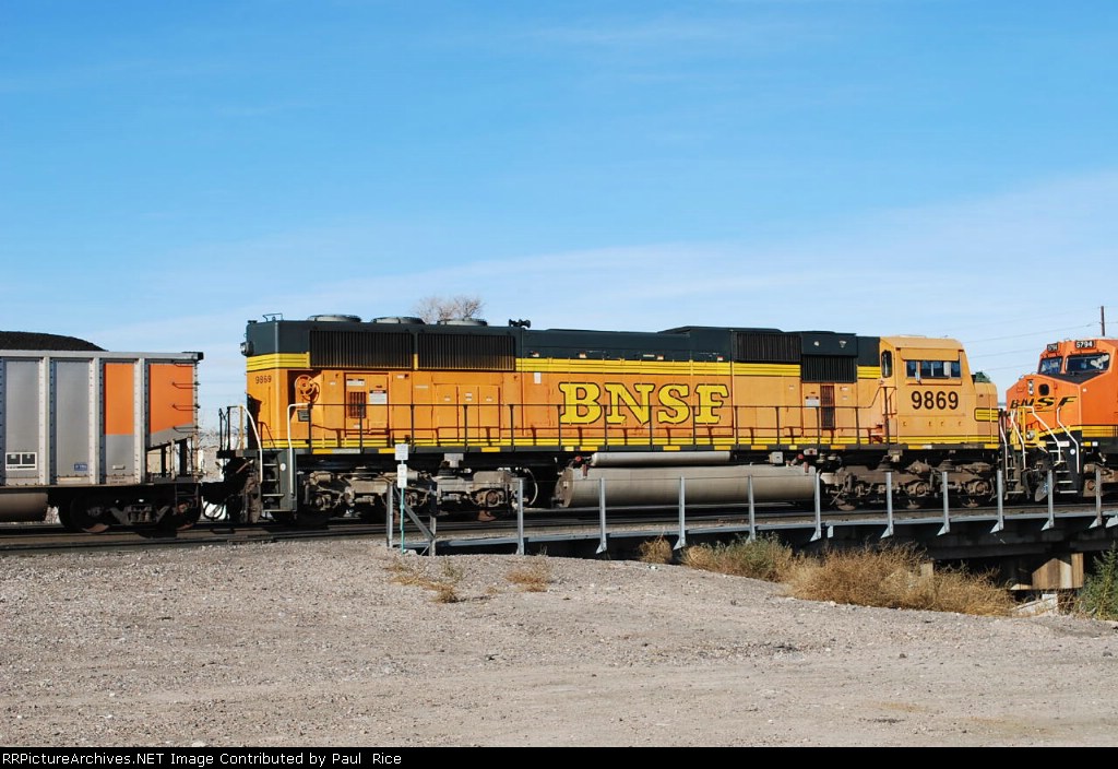 BNSF 9869
